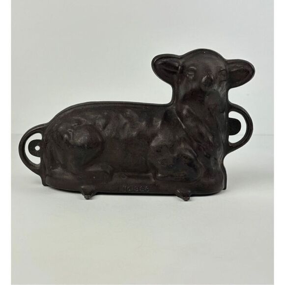 Griswold | Kitchen | Vintage Griswold Cast Iron Easterlamb Cake Mold No ...